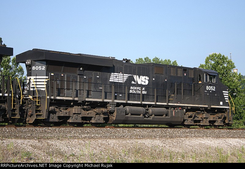 NS 8052